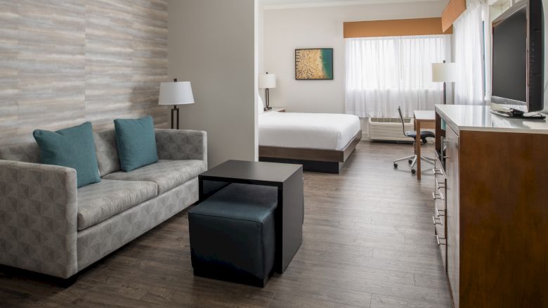 Best Santa Cruz Hotel Deals - Best Western Plus All Suites Inn